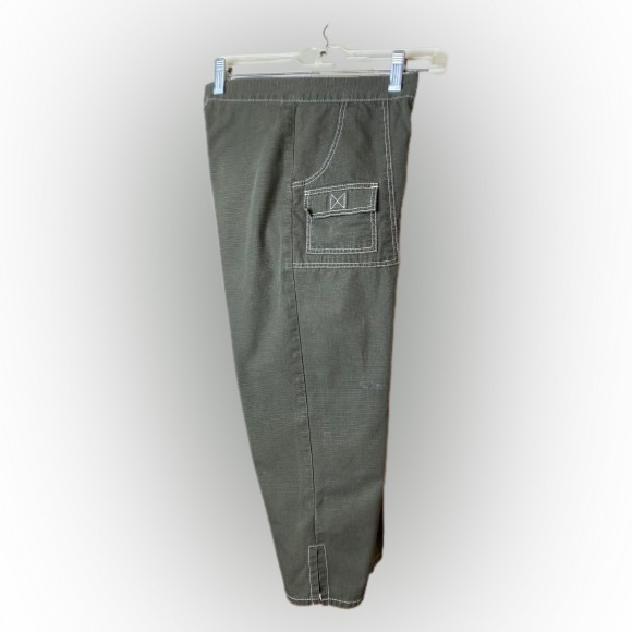 Pants & Jumpsuits | Olive Green Cargo Capri Pants | Poshmark